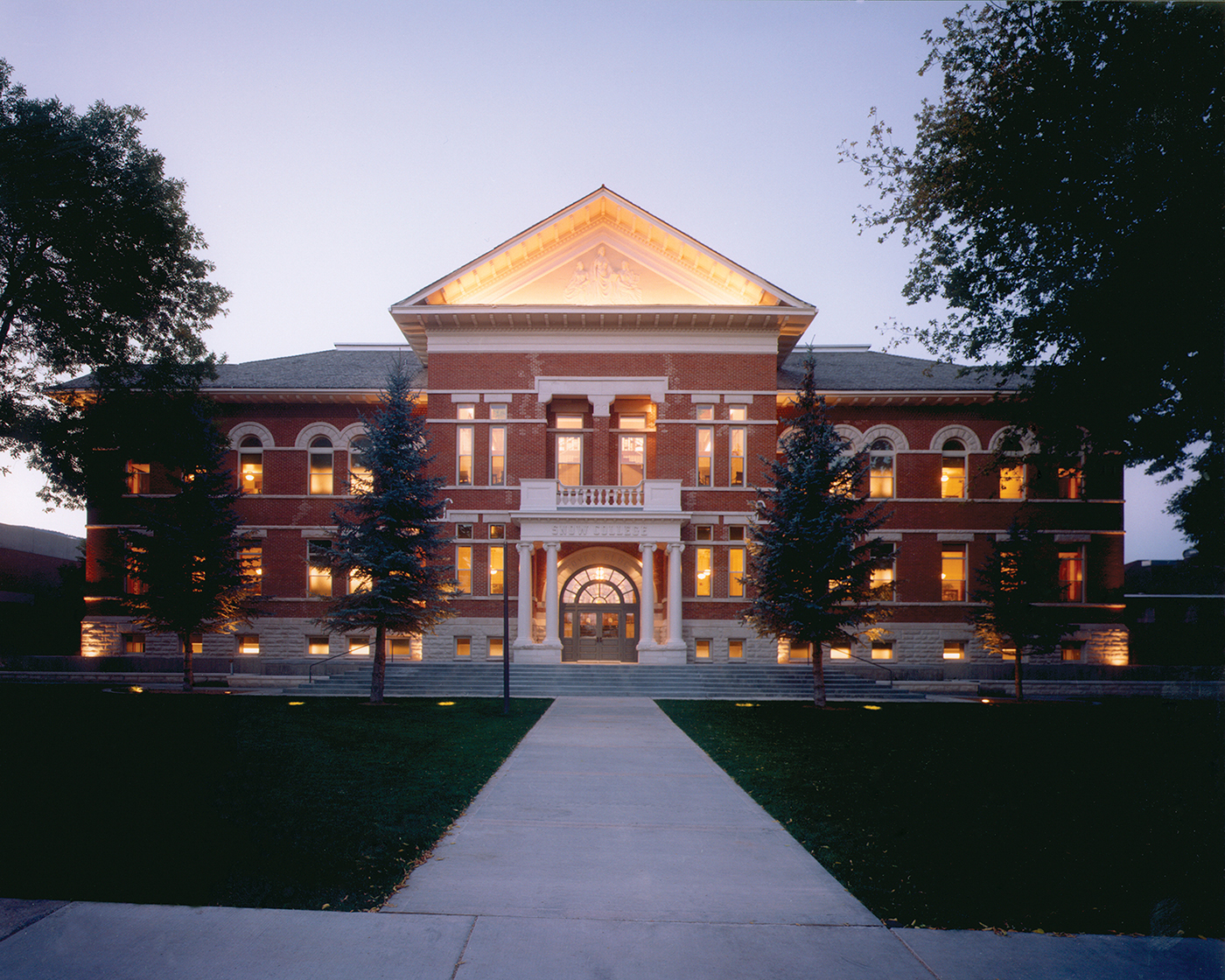 Noyes Administrative Building - FFKR Architects