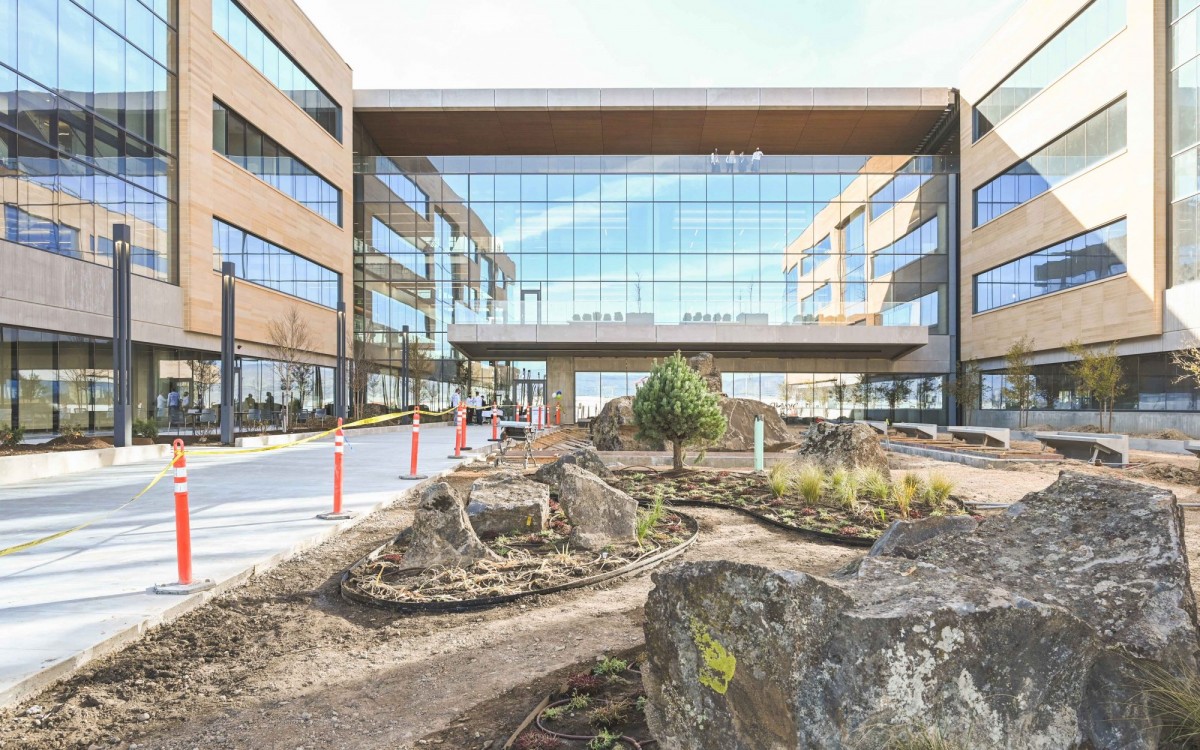 Performance Ford Truckland Service Center - FFKR Architects